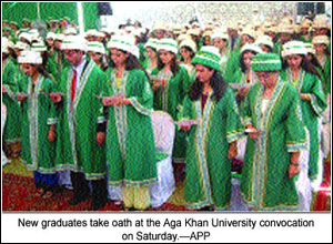 KARACHI: 240 awarded degrees at AKU convocation - Newspaper - DAWN.COM