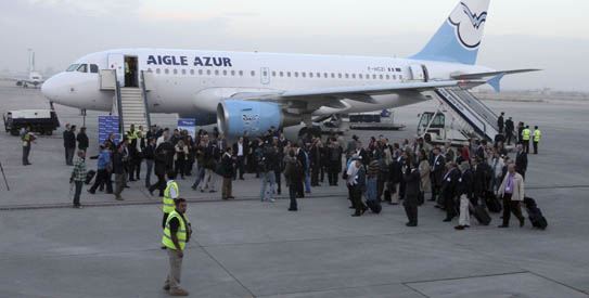 French airline makes landmark flight to Baghdad - World - DAWN.COM