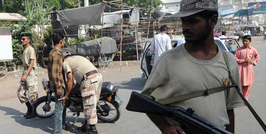 Security forces step up patrols in Karachi - Pakistan - DAWN.COM