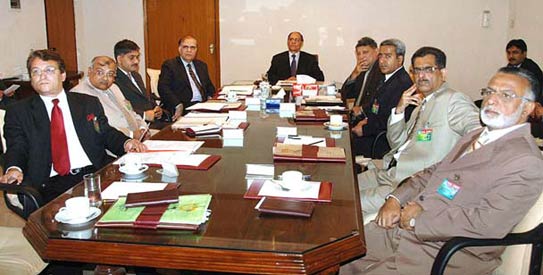 NAB arrests two for Rs 174 million loan default - Pakistan - DAWN.COM