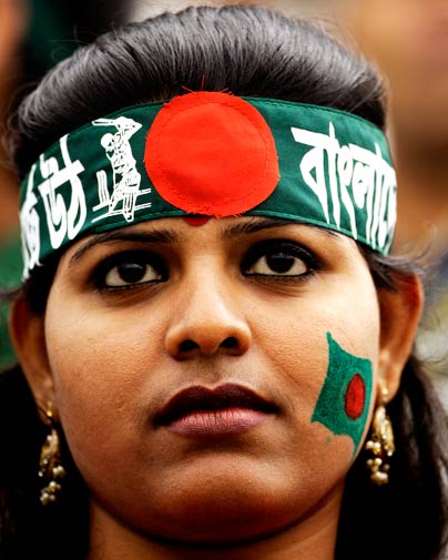 Bangladesh fans bring out the colours - Sport - DAWN.COM