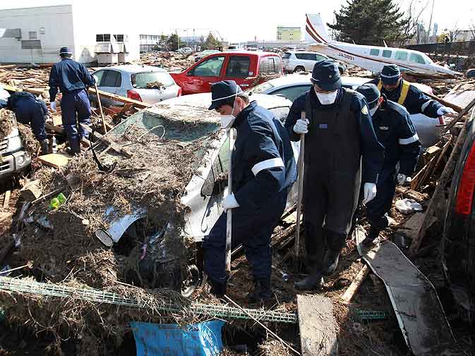 Rescue efforts after the tsunami - World - DAWN.COM