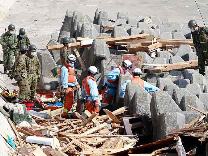 Rescue efforts after the tsunami - World - DAWN.COM
