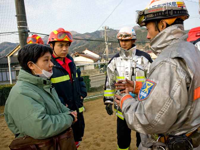Rescue efforts after the tsunami - World - DAWN.COM