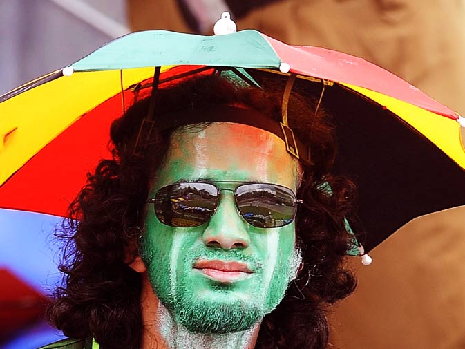 Pakistan crushes Zimbabwe to cruise into quarters - Sport - DAWN.COM