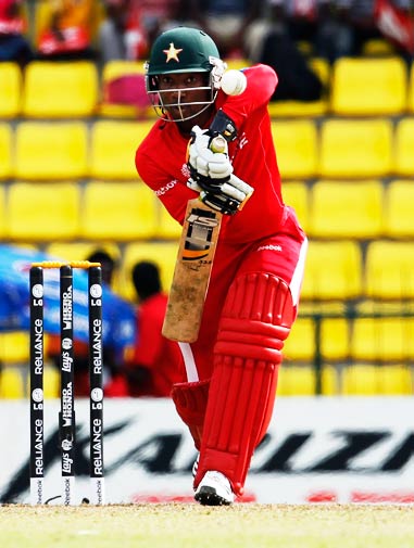 Pakistan crushes Zimbabwe to cruise into quarters - Sport - DAWN.COM