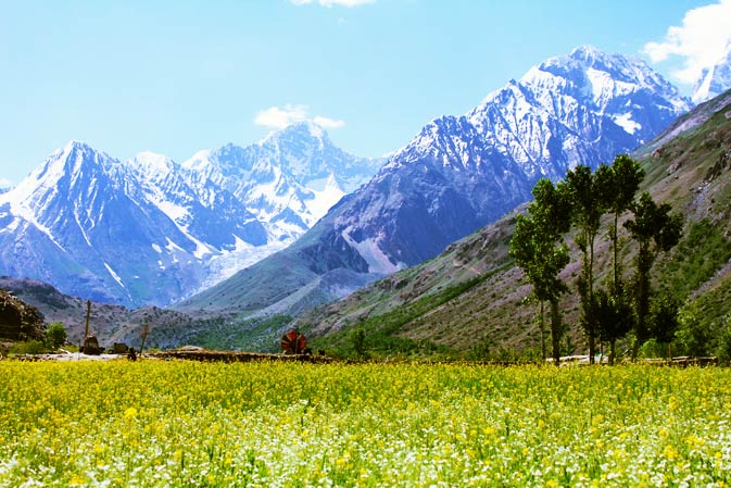 To Karombar and back - Pakistan - DAWN.COM