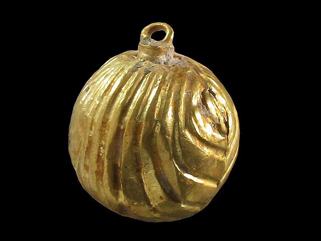 Tiny 2,000-year-old golden bell found in Jerusalem - World - DAWN.COM