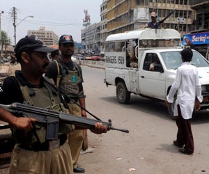 Karachi police launches operation against criminals; 100 arrested ...