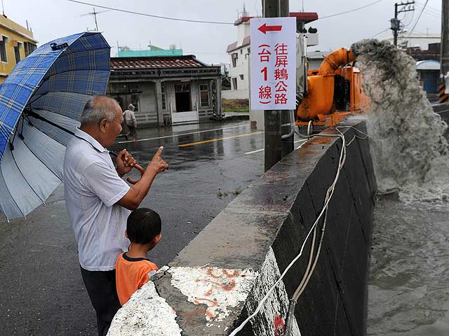 Taiwan deploys 50,000 troops as typhoon hits - World - DAWN.COM