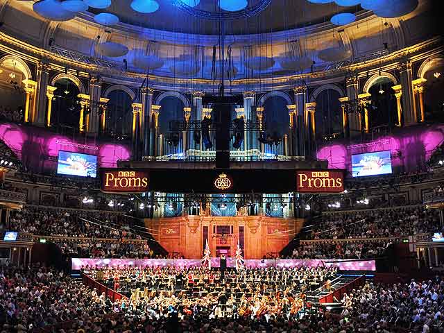 Britain parties at Last Night of the Proms - DAWN.COM