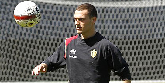 Arsenal woe as Vermaelen out for four weeks - Sport - DAWN.COM