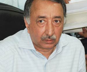 Zafar Qureshi receives retirement notification - Pakistan - DAWN.COM
