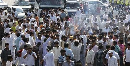 Sixteen die in Indian stampede: officials - World - DAWN.COM