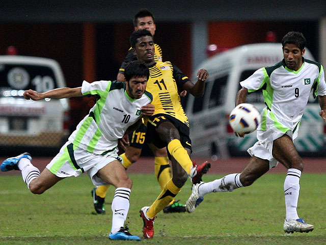 Pakistan football captain determined on India trip - Sport - DAWN.COM