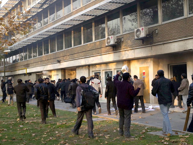 Britain pulls embassy staff out of Iran: sources - World - DAWN.COM