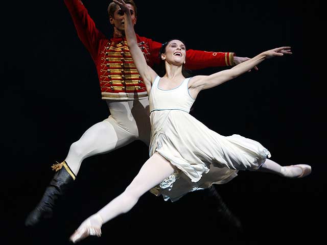 "The Nutcracker" rings in holiday cheer for Americans - DAWN.COM