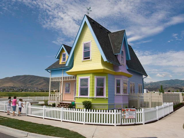 Animated movie 'Up' house sold to fanatics for $400,000 - DAWN.COM