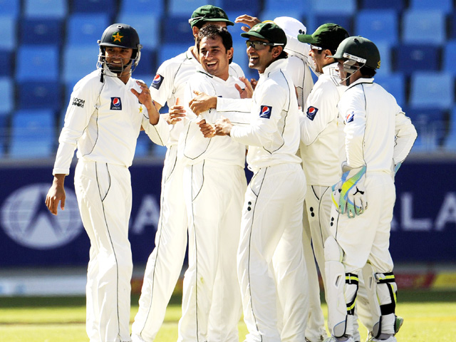 Pakistan revel in rare show of unity - Sport - DAWN.COM