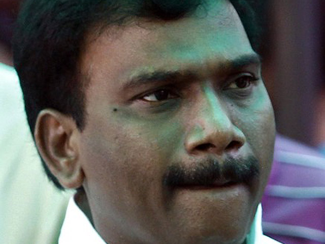 Indian court scraps telecom licences in graft scandal - World - DAWN.COM