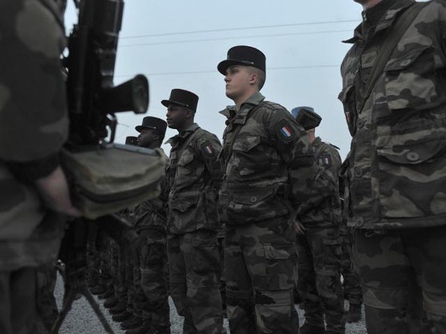 Two hundred French troops leave Afghanistan - World - DAWN.COM