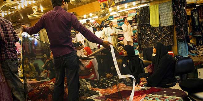 Karachi traders reject govt decision to close markets at 8 pm ...