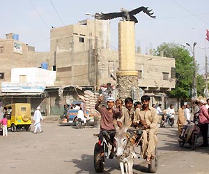 Lyari limping back to normality - Pakistan - DAWN.COM
