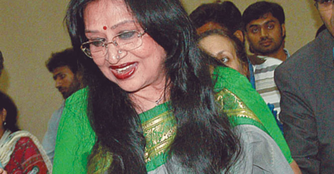 Shabnam stars opposite the young - Newspaper - DAWN.COM