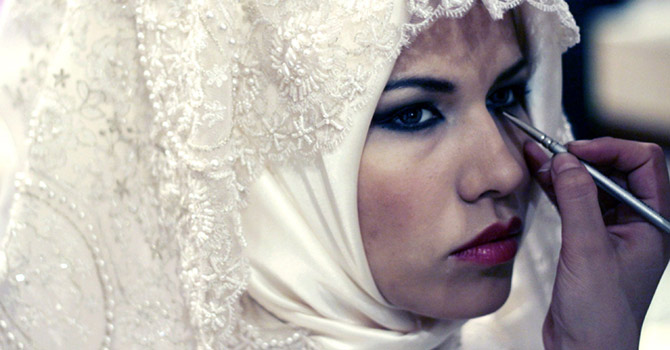 Turkish beauty mag ties hijab to glamour - World - DAWN.COM