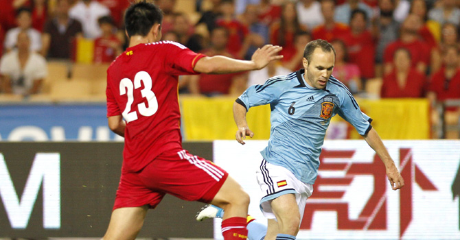 Iniesta inspires Spain to 1-0 win against China - Sport - DAWN.COM