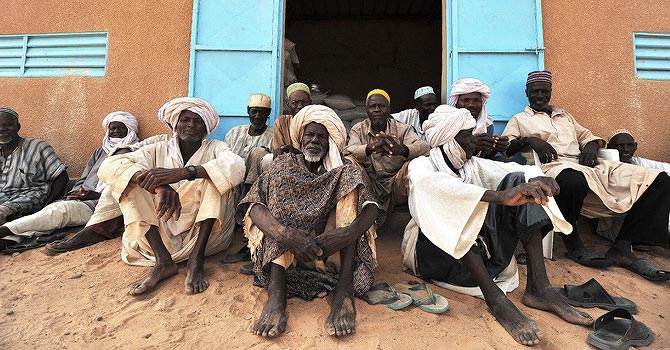 Search for malnourished children in Niger food crisis - World - DAWN.COM