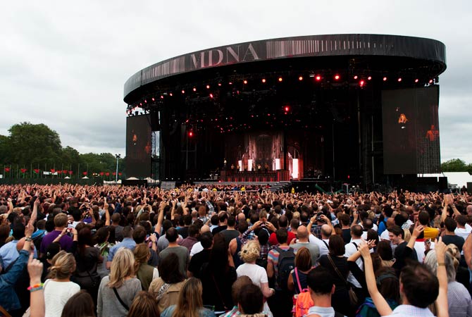 Madonna dazzles at London gig - DAWN.COM