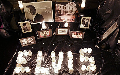 Commemorating the 35th anniversary of Presley's death. - DAWN.COM