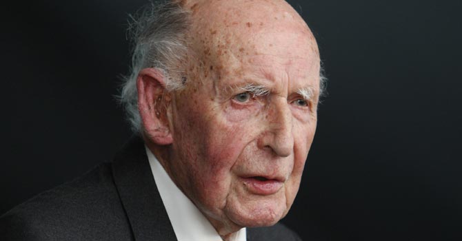 British astronomer Bernard Lovell dies at 98 - DAWN.COM