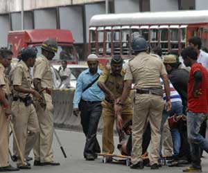 Two die in clashes between police, Muslims in Mumbai - World - DAWN.COM