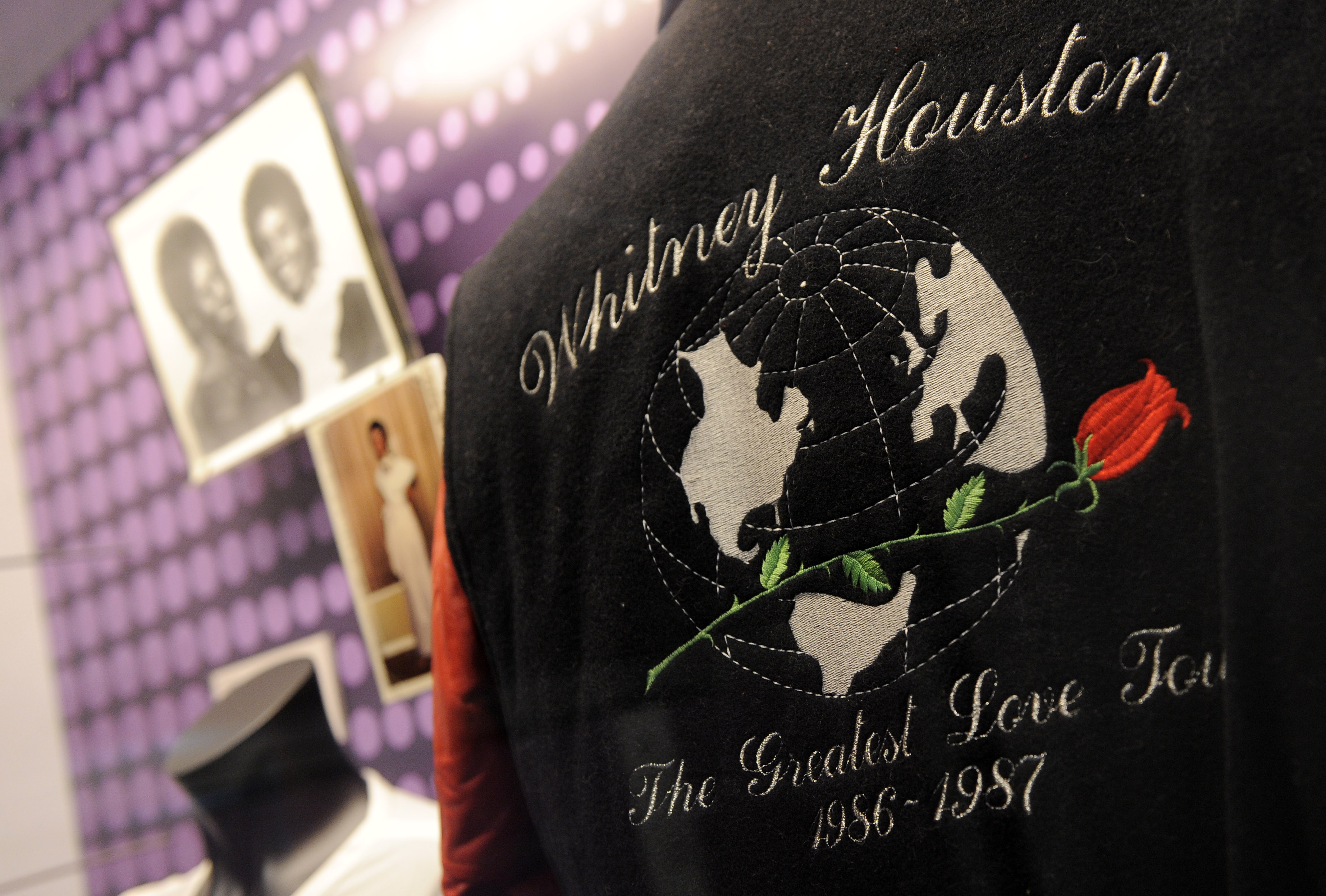 Grammy Museum unveils tribute to Whitney Houston - DAWN.COM