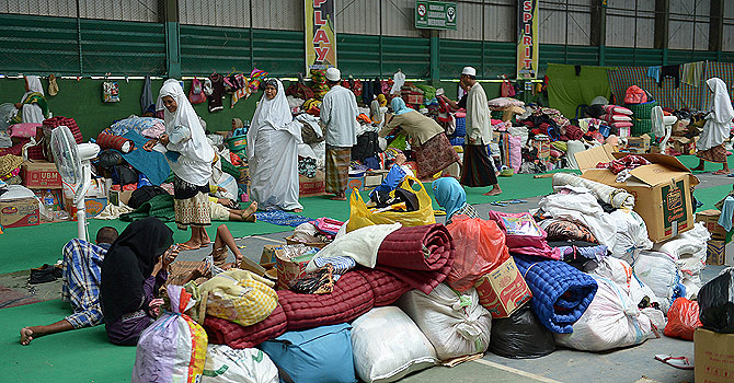 Indonesian Shias persecuted as 'heretics' live in limbo - World - DAWN.COM