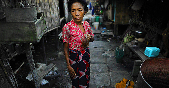 Frustration foments in Yangon's slums despite reforms - World - DAWN.COM