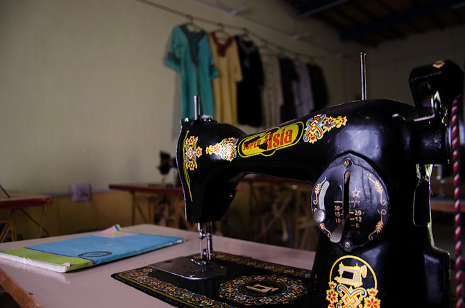 Small revolutions and sewing machines - Pakistan - DAWN.COM