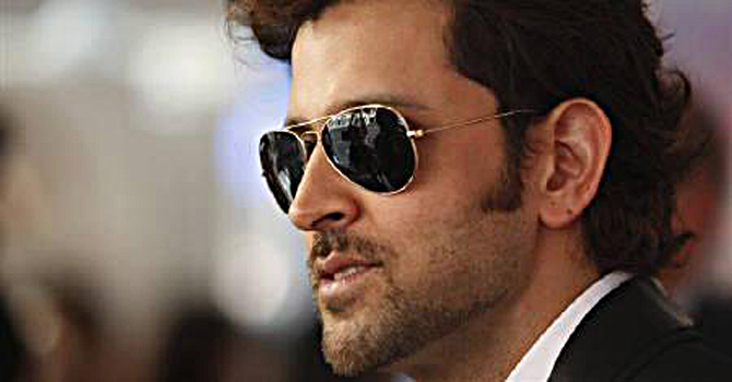 Hrithik gives Shah Rukh’s firm a business of 26 crores - DAWN.COM