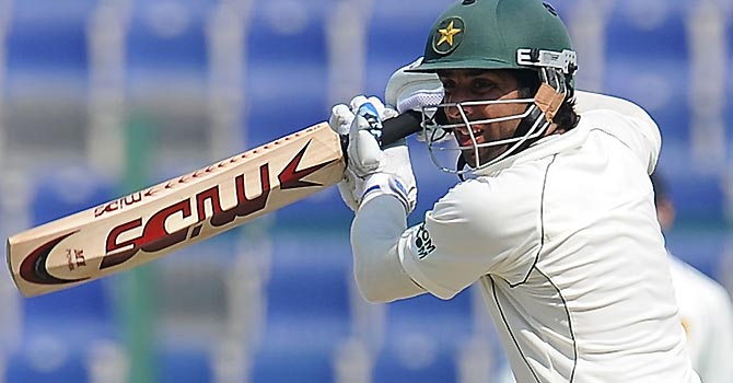 Pakistan suffer Taufeeq blow - Sport - DAWN.COM