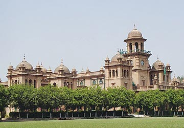 Flashback: 100 years of academic excellence - Pakistan - DAWN.COM