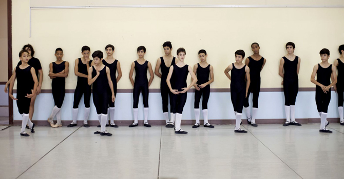 Boy triplets a sensation at top Cuba ballet school - DAWN.COM