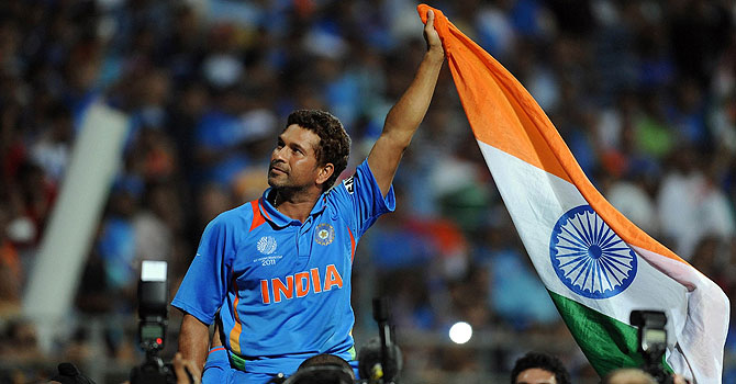 Tendulkar to bat on at 40 - Sport - DAWN.COM