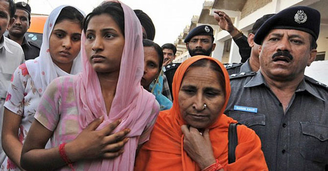 Sarabjit's family returns to India - Pakistan - DAWN.COM