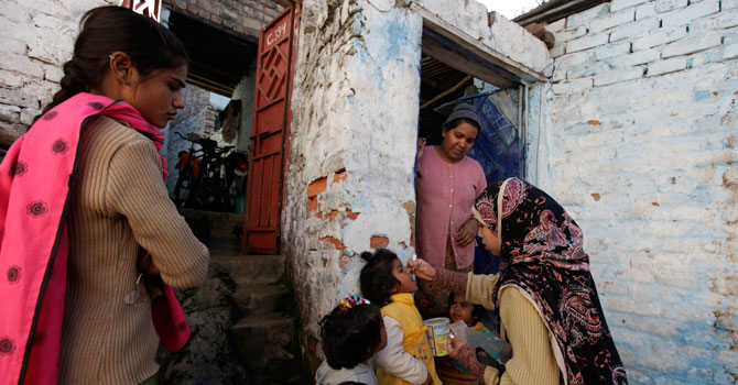 Award for lady health workers - Newspaper - DAWN.COM