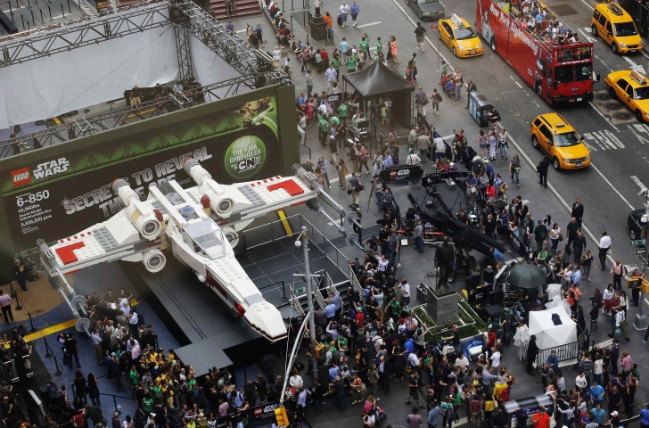 World's largest Lego unveiled - DAWN.COM