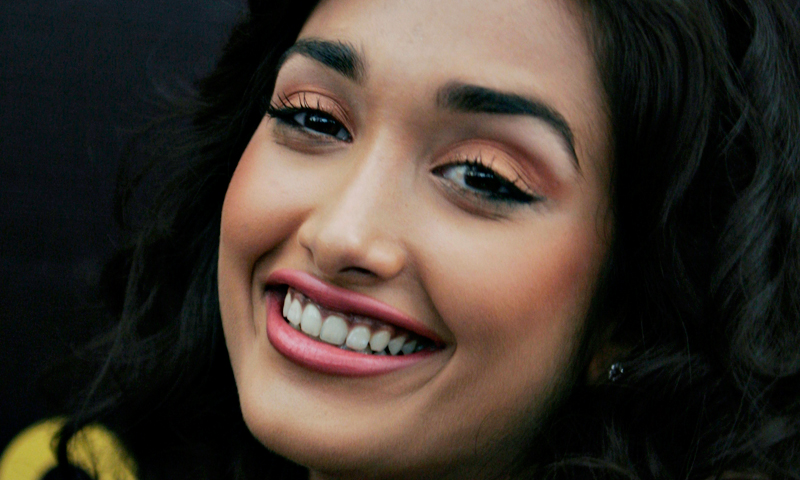 Jiah Khan laid to rest amidst tears - DAWN.COM