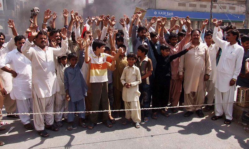 Power riots erupt in Punjab towns: Police storm houses to arrest ...