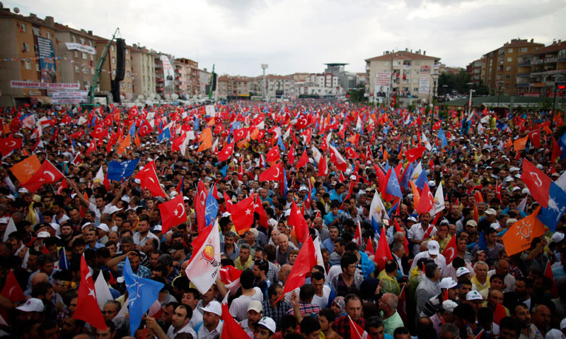 Turkish police storm Istanbul protest park after PM's warning - World ...